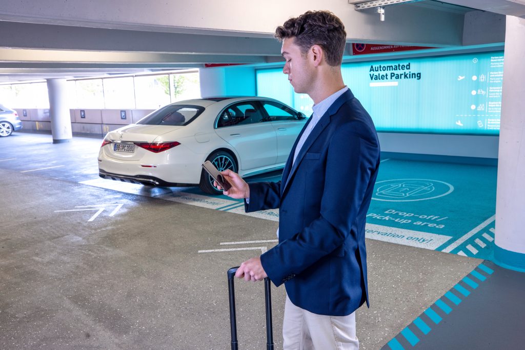 APCOA Proximity Services, AVP - APCOA